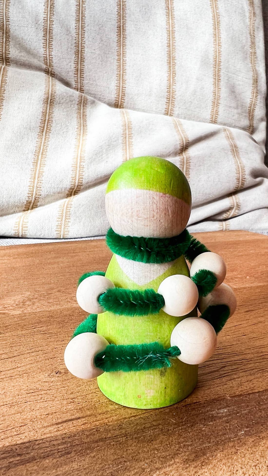 Easy Peg Doll Ideas – Dress them & make playtime more fun!